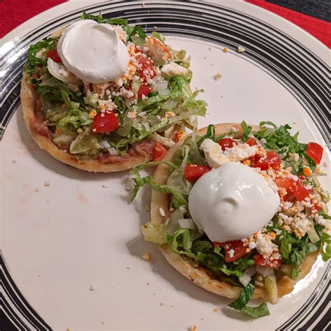Chicken Sopes With Green Salsa And Other Toppings Scrolller