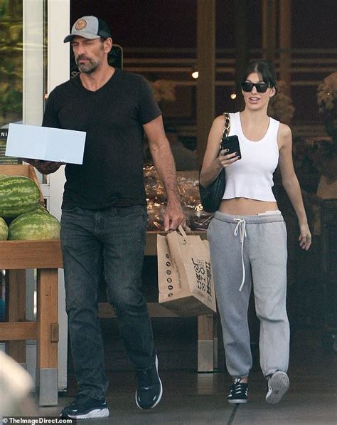 Leonardo Dicaprios Ex Camila Morrone Is Seen With Dad Maximo Leonardo Dicaprio Model Street