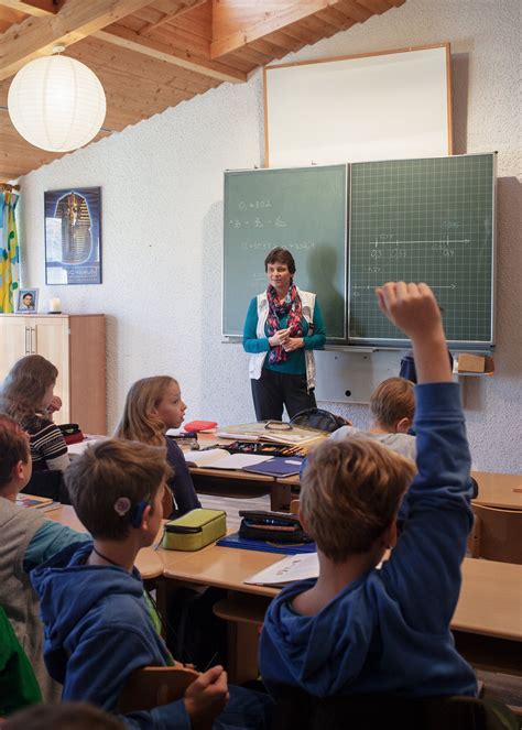 Ganzheitliche Bildung Derksen Gymnasium München