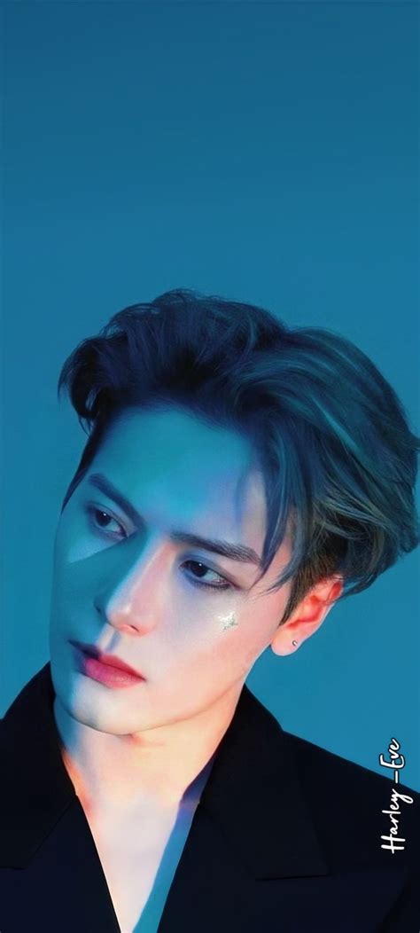 ปักพินในบอร์ด Jackson Wang