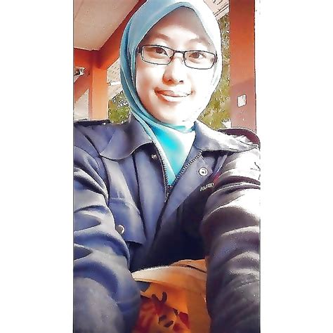 Cewe Hijab Bugil Aksi Ngangkang Loging Hot