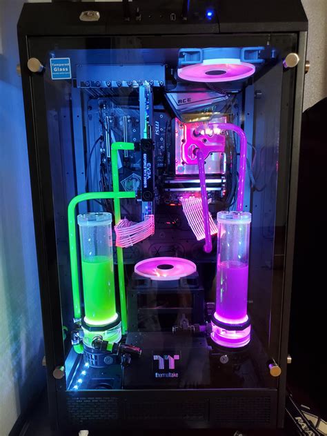 1st Custom Water Cooled System Done In A Thermaltake 900 Case Bends