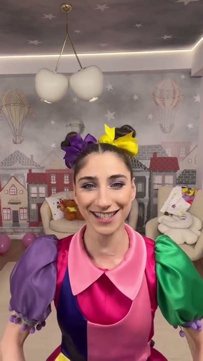 Voi Ce Informații știți Despre Rechini Vrăjimăturica știe Că Rechinilor Le Cresc Dinții Toată