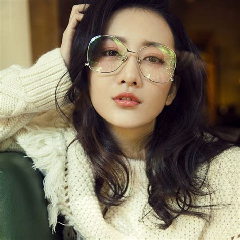 Large Frame Curved Leg Metal Ball Fashion Glasses Womens Fashion