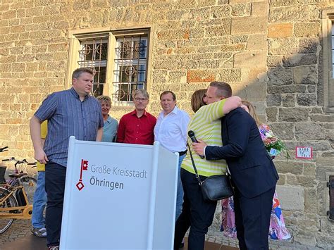 Überraschung Bei Ob Wahl In Öhringen Bilder Vom Marktplatz Stimme De