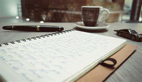 Plan Edit Explain And Repeat The Peer Collaborative Language Model