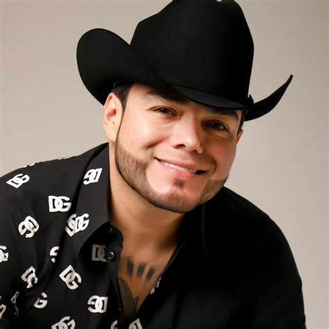 Lenin Ramírez Logo Snap Back