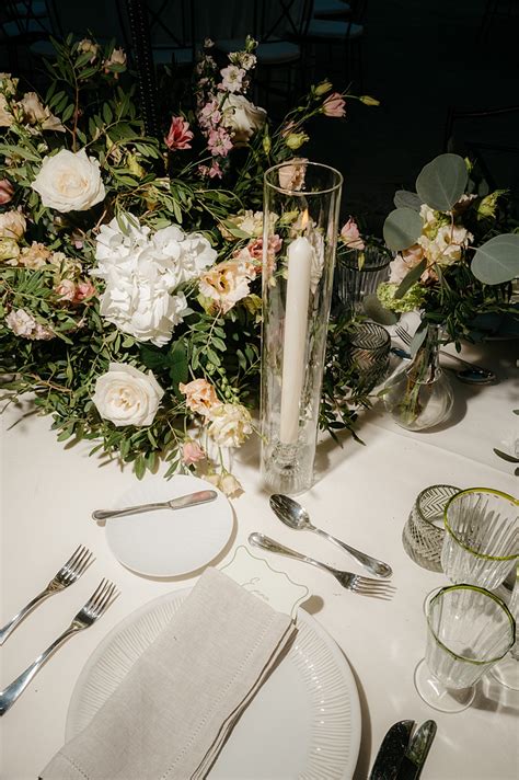 A Sassi Holford Bride For A Rustic Summery Jewish Wedding In Portugal Smashing The Glass