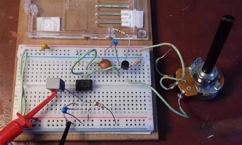 How To Build A Sawtooth And Triangle Wave Generator