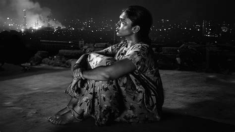 Dushara Vijayans Feet