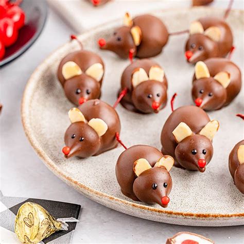 30 Easy No Bake Christmas Treats