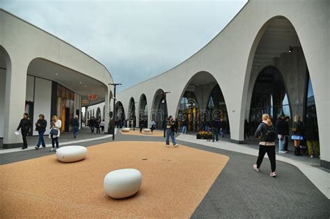 Nueva Apertura Del Centro Comercial Todream En El Distrito Urbano De