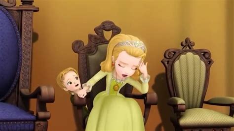 Pin By Umar Mahmood On Groovy Fashion American Cartoons Sofia The First Disney Princess