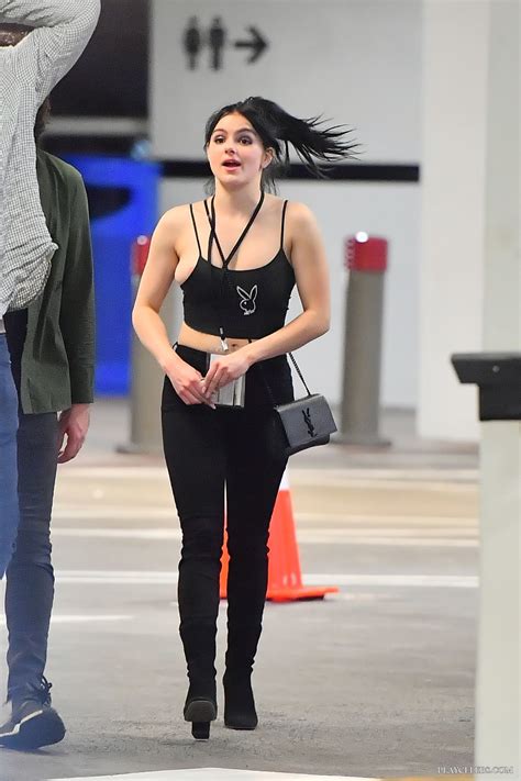 Ariel Winter Oops Nipslip Moments