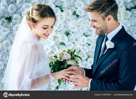 Boda Amor Novia Y Novia — Foto De Stock © Vitalikradko 299799490