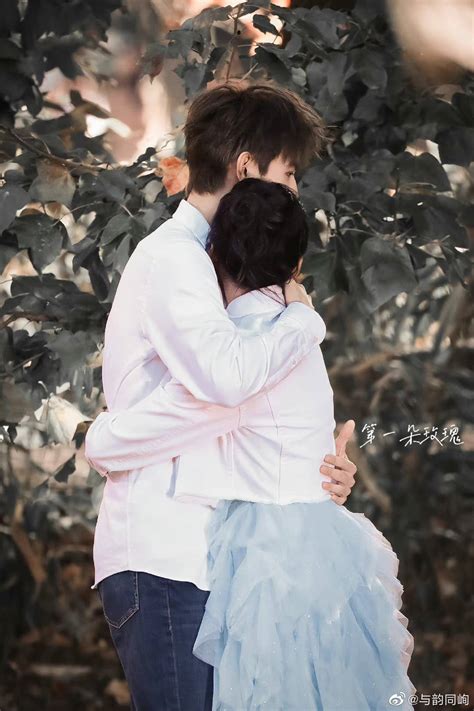 陈飞宇张婧仪吻戏花絮甜分超标 相拥对视氛围满满 搜狐大视野 搜狐新闻