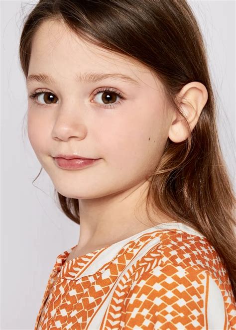 Evi The Model Booker