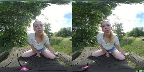 [vrsmokers] Aloralux Smoking Bench Amateur Outdoor Flashing Her Tits