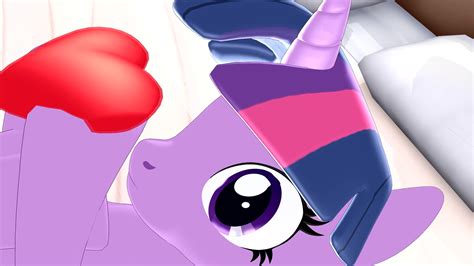 Twilight Sparkle Inserts Heart In Chest