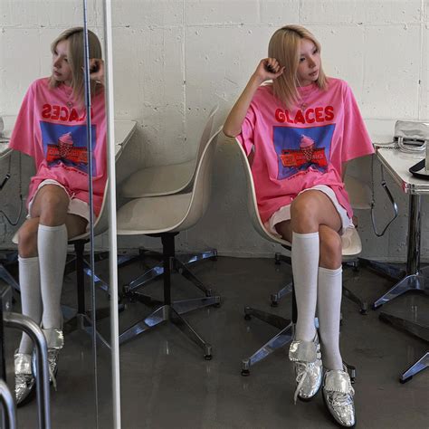 오늘출발 핑크 아이스크림반팔티 T 에이블리