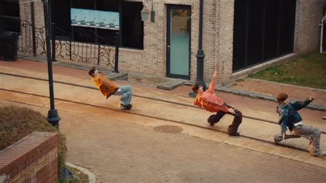 موزیک ویدیو Mama Said از گروه کیک‌فلیپزیرنویس فارسی شاید بتونه این آهنگ درکتون کنه نماشا