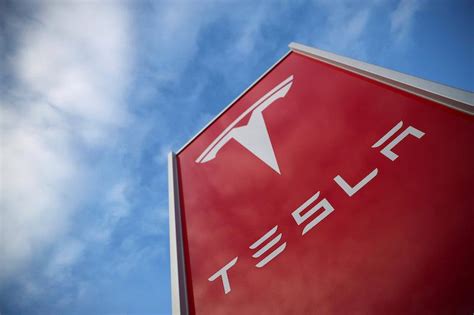 Tesla Settles Class Action Lawsuit Over ‘dangerous Autopilot System
