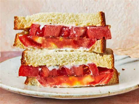 How Southern Chefs Make Their Tomato Sandwiches