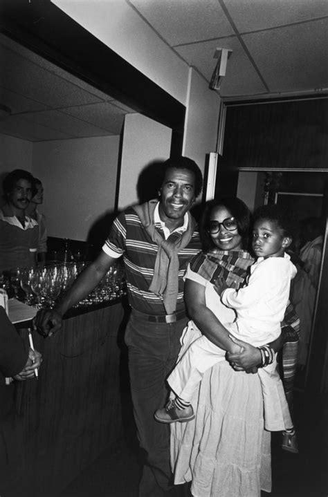 Pictures Of Robert Hooks