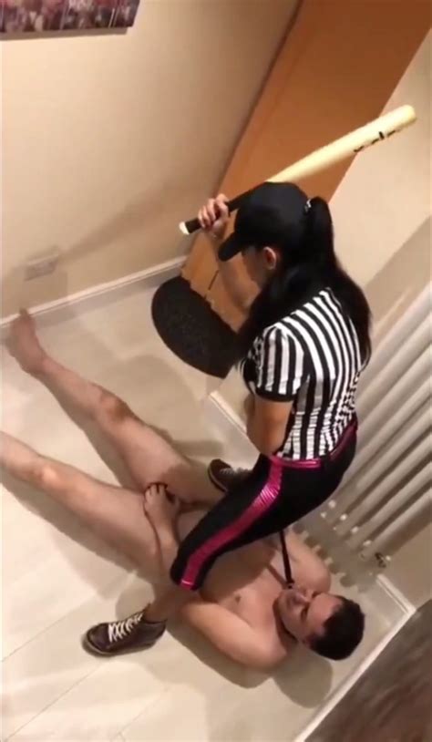 Ballbusting With A Baseball Bat 日本語で