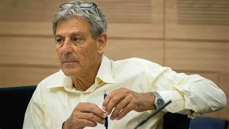 חכ רם בן ברק הקפיא את עבודת היועצת הערבייה שהצטלמה עם תומכי טרור ערוץ 7