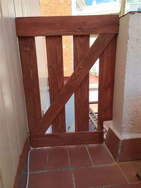 Puerta De Madera De Palet Para Jardín