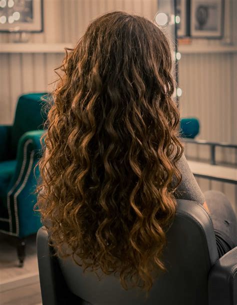 ¿cÓmo Cuidar El Cabello Rizado Revista Coiffure