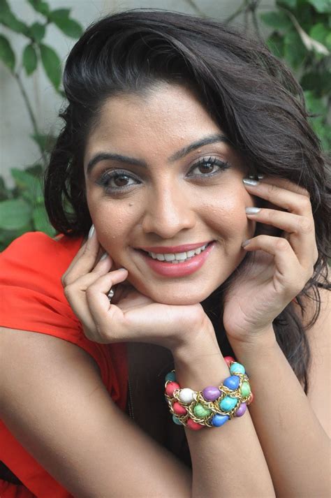 Madhuri Itagi Spicy And Hot Gallery