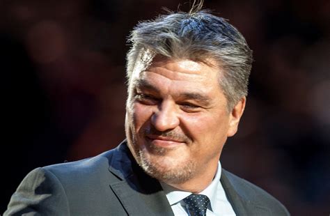 David Douillet Moment Câlin Avec Sa Fille Il Partage Une Tendre Photo