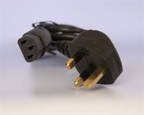 Uk 5a Power Cord 2m Moulded Cords And Cables
