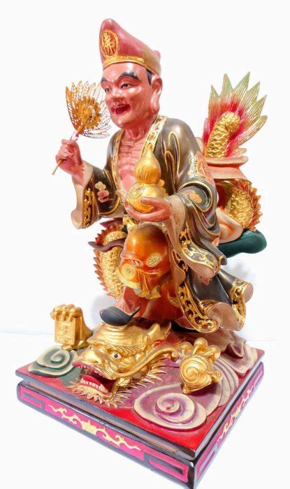 台灣古董神像，濟公禪師濟公濟公師傅降龍羅漢 一呎三，香樟木雕 ，老件（特殊騎龍體！） 表情生動寫實 Yahoo奇摩拍賣