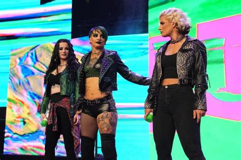 Wwe Legend Saraya Aka Paige Fined For Swearing On Aew Dynamite Metro News