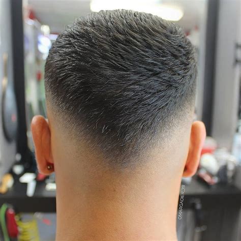 Corte En V Hombre
