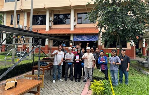 Tim Itn Malang Bakal Pasang Plts Di Lereng Gunung Semeru Malang Inspirasi