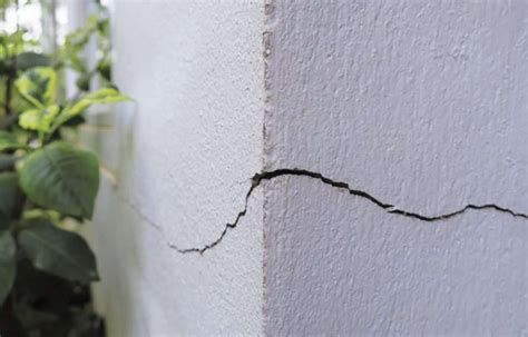 Cracked Render Repair Natural Coats Ltd Hull