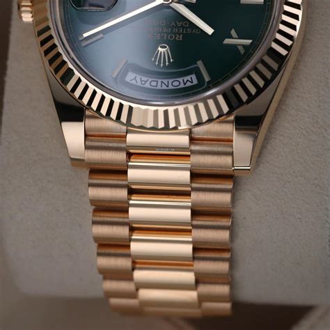 Rolex Day Date 40 Complete Set Money Green Dial Yellow Gold For