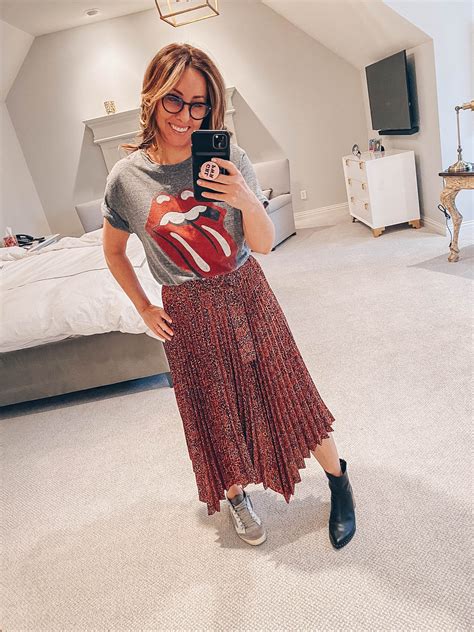 Are Graphic Tees Still In How To Style Graphic Tees — The Wardrobe