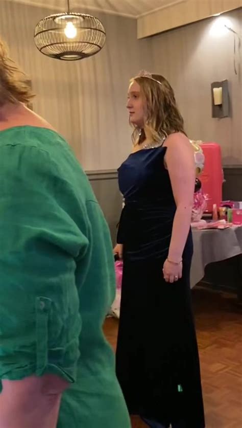 Sweet 16 Feestje Met Dancing Queen Nikkie Tempel Tiktok