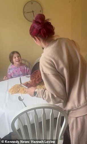 Mother Avoids Washing Up By Dumping Entire Spaghetti Dinner On The Table Daily Mail Online