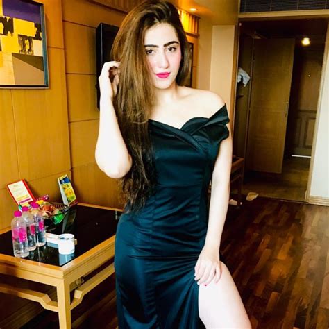 Diana Khan Biodata Profil Fakta Umur Agama Pacar Karier