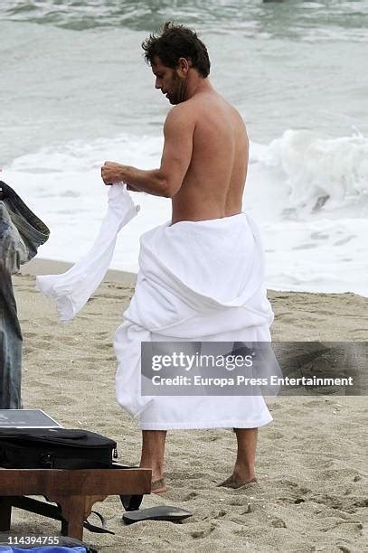 Laura Sanchez And David Ascanio On Set Filming A Videoclip Photos And Premium High Res Pictures