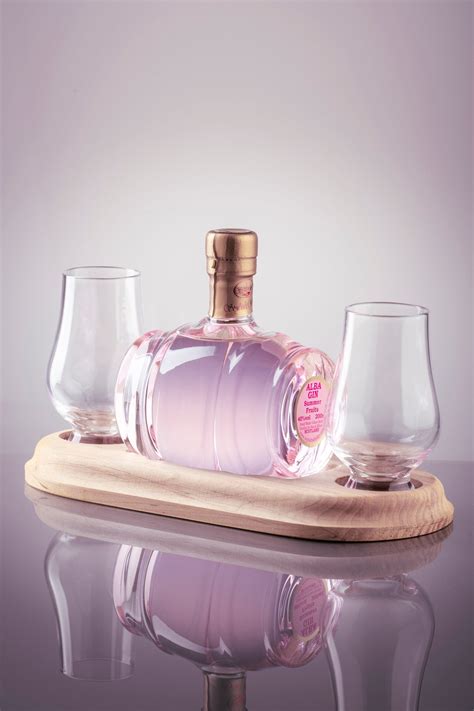 Mini Gin Barrel Refillable Decanter And 2 Glasses 20cl Threshers United