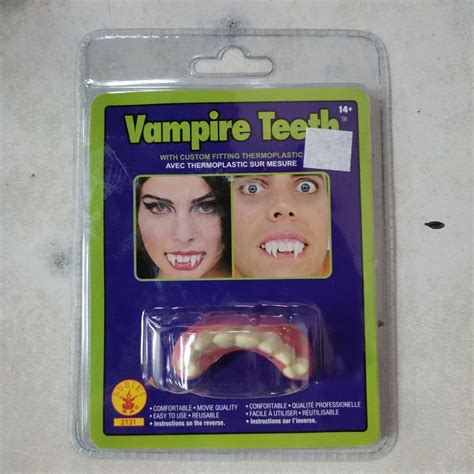 Vampire Teeth Putty Sharp Piex