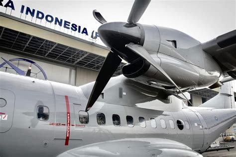 Pt Dirgantara Indonesia Serah Pesawat Ketiga Cn235 220 Msa Pada