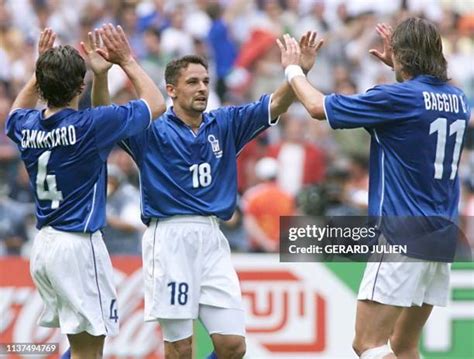 R Roberto Baggio Photos And Premium High Res Pictures Getty Images